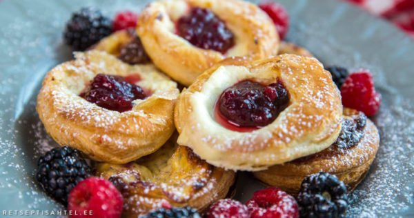 Lahtised moosipirukad marjase moosiga – aldarmarket